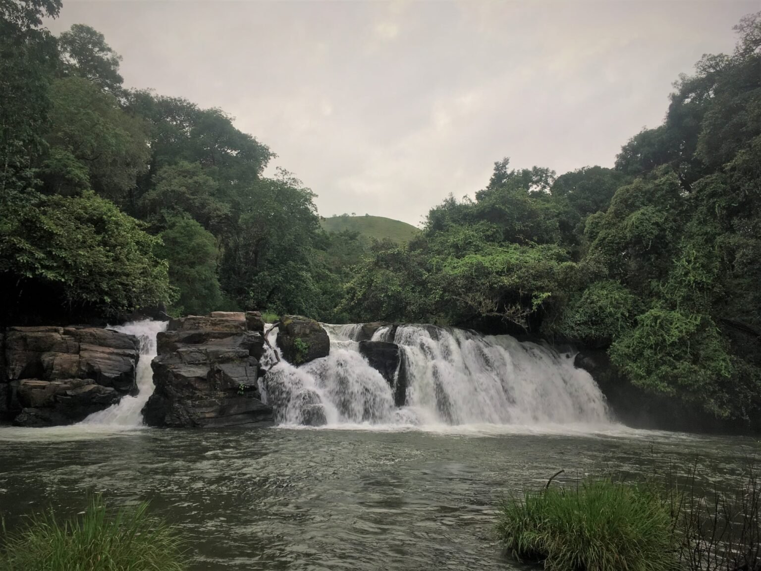 4 Spectacular Waterfalls in Madikeri - FoodnTravel Stories