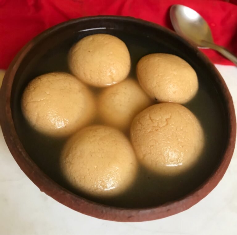 5 Famous Traditional Sweets of Odisha Made From Chhena